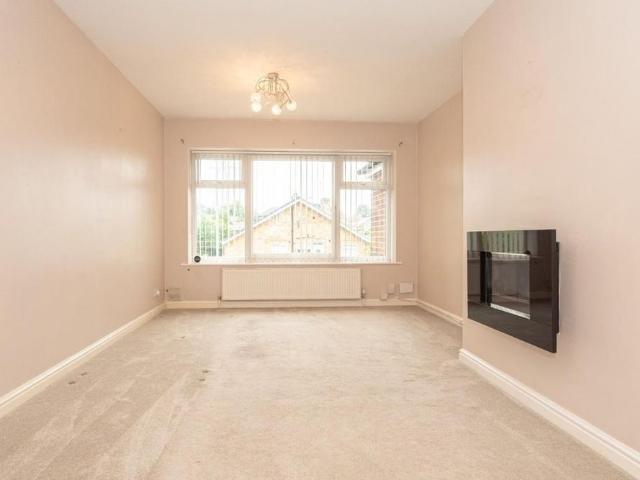 3 bedroom semi detached bungalow to rent