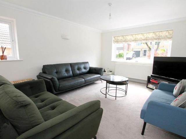 3 bedroom semi detached bungalow to rent