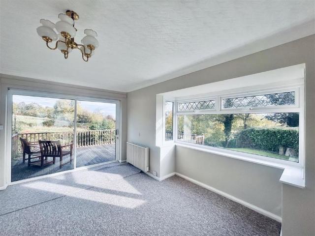 3 bedroom semi detached bungalow to rent