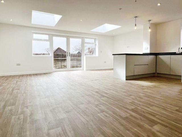 3 bedroom semi detached bungalow to rent