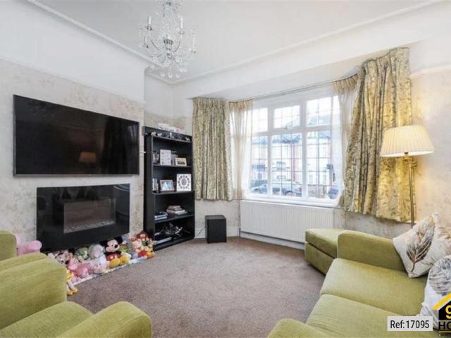 3 bedroom semi detached bungalow to rent