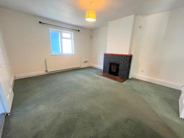 3 bedroom semi detached bungalow to rent