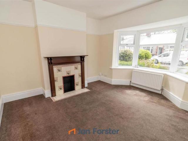 3 bedroom semi detached bungalow to rent