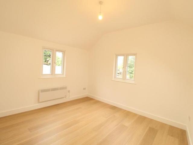 3 bedroom semi detached bungalow to rent