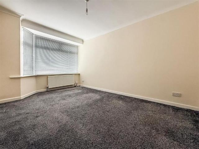 3 bedroom semi detached bungalow to rent