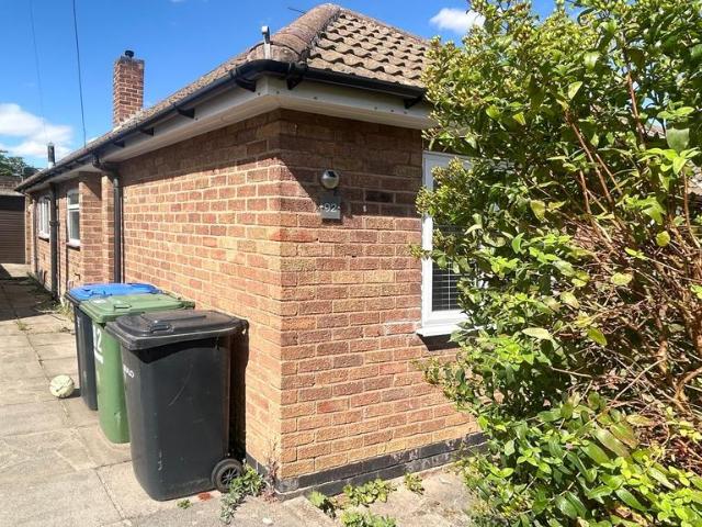 3 bedroom semi detached bungalow to rent