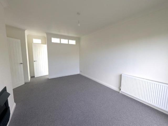 3 bedroom semi detached bungalow to rent
