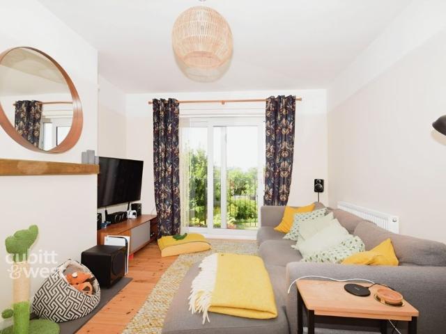 3 bedroom semi detached bungalow to rent