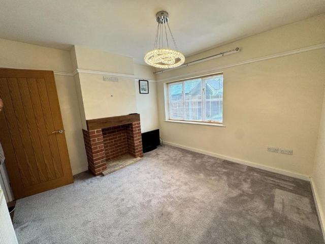 3 bedroom semi detached bungalow to rent
