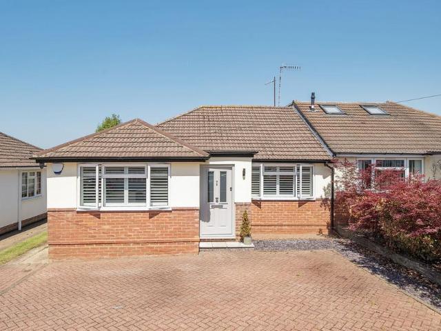 3 bedroom semi detached bungalow to rent