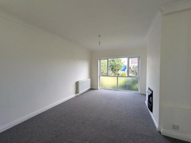 3 bedroom semi detached bungalow to rent