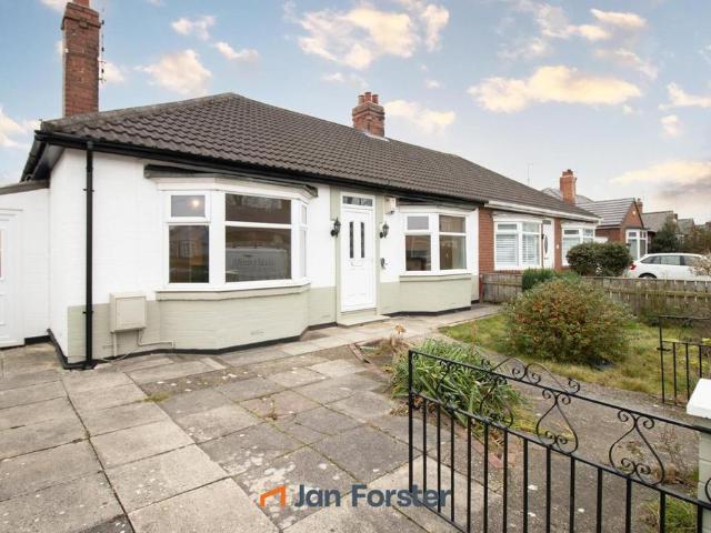 3 bedroom semi detached bungalow to rent