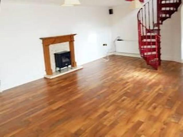 3 bedroom semi detached bungalow to rent