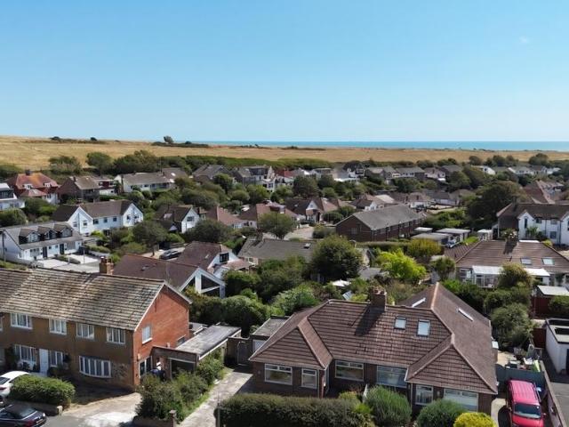 3 bedroom semi detached bungalow to rent