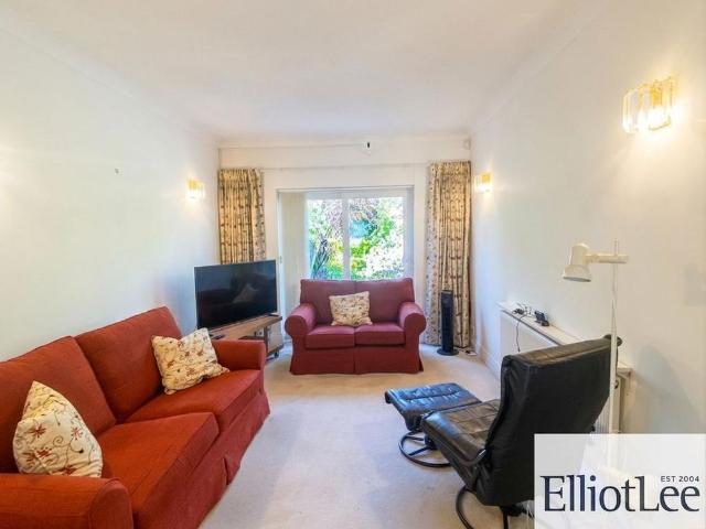 3 bedroom semi detached bungalow to rent