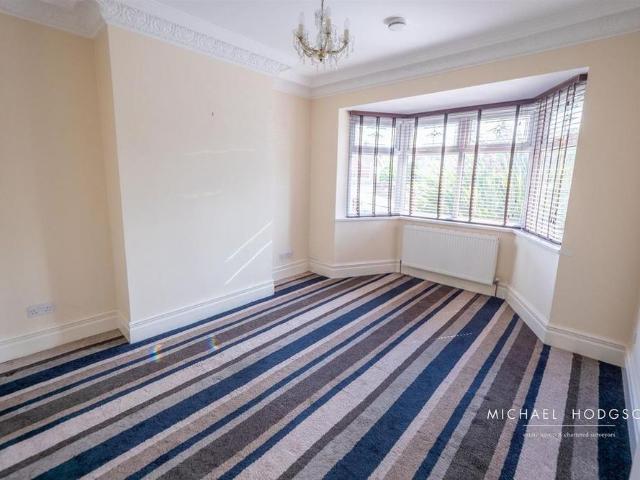 3 bedroom semi detached bungalow to rent