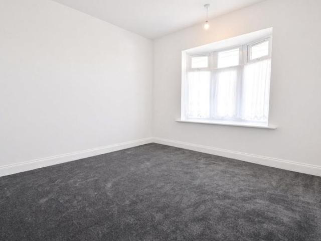 3 bedroom semi detached bungalow to rent