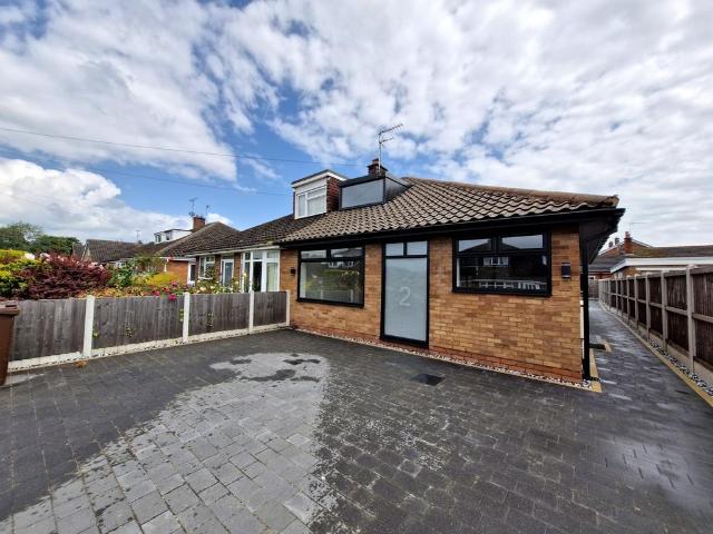 3 bedroom semi detached bungalow to rent