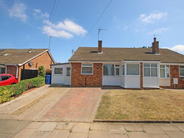 3 bedroom semi detached bungalow to rent