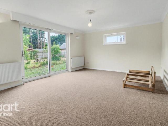 4 bedroom semi detached bungalow to rent