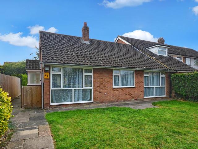 3 bedroom semi detached bungalow to rent