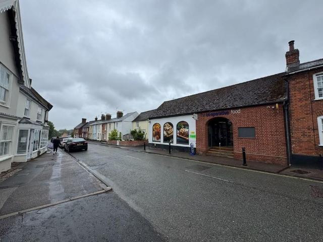 3 bedroom semi detached bungalow to rent