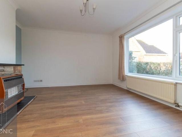 3 bedroom semi detached bungalow to rent