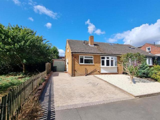 3 bedroom semi detached bungalow for sale
