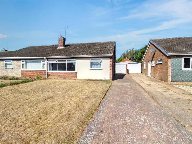 3 bedroom semi detached bungalow for sale