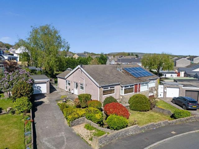 3 bedroom semi detached bungalow for sale