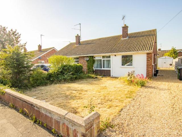 3 bedroom semi detached bungalow for sale