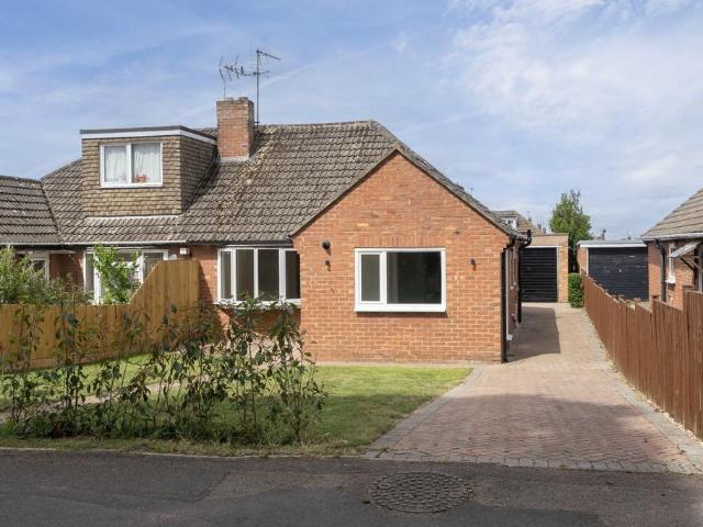 3 bedroom semi detached bungalow for sale