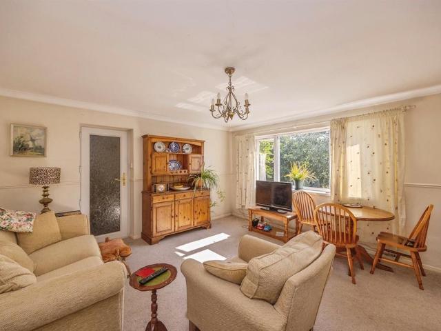 3 bedroom semi detached bungalow for sale
