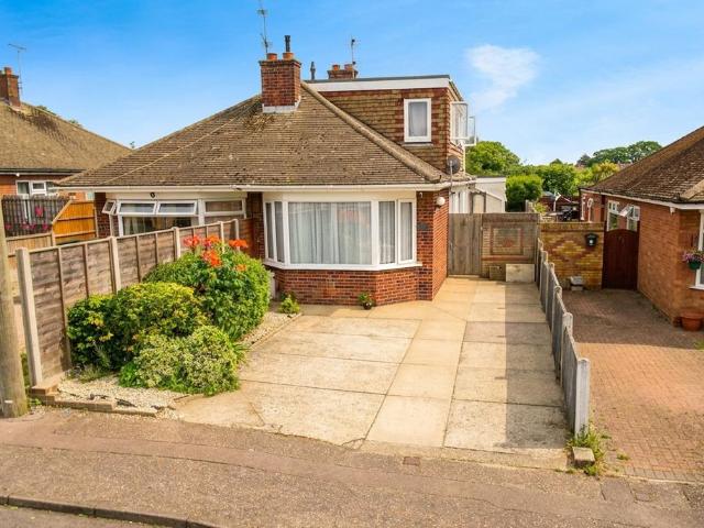 3 bedroom semi detached bungalow for sale