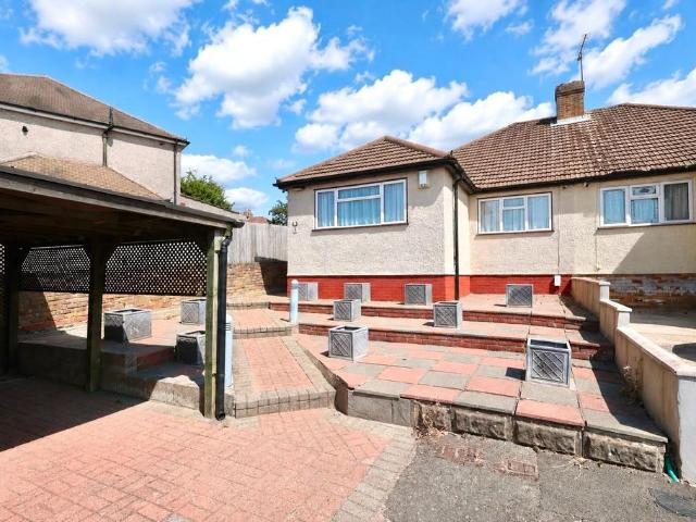 3 bedroom semi detached bungalow for sale
