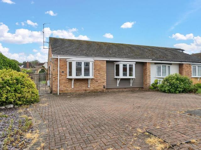 3 bedroom semi detached bungalow for sale