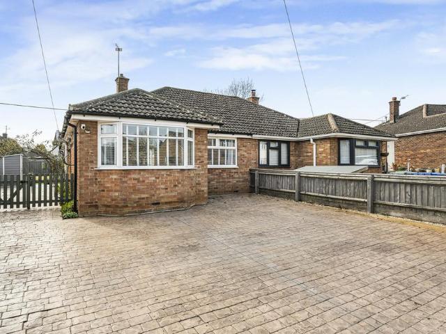 3 bedroom semi detached bungalow for sale