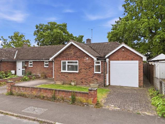 3 bedroom semi detached bungalow for sale