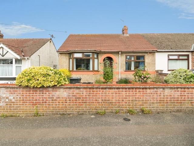 3 bedroom semi detached bungalow for sale