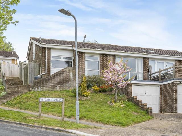 3 bedroom semi detached bungalow for sale