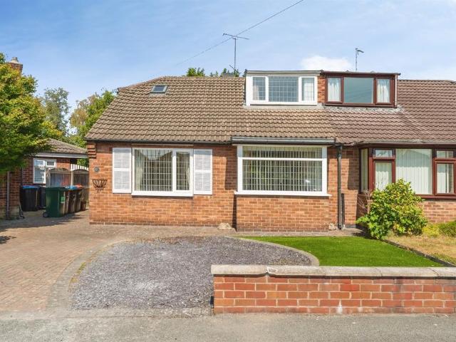 3 bedroom semi detached bungalow for sale