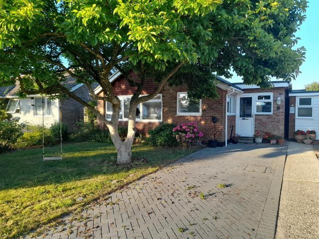 3 bedroom semi detached bungalow for sale