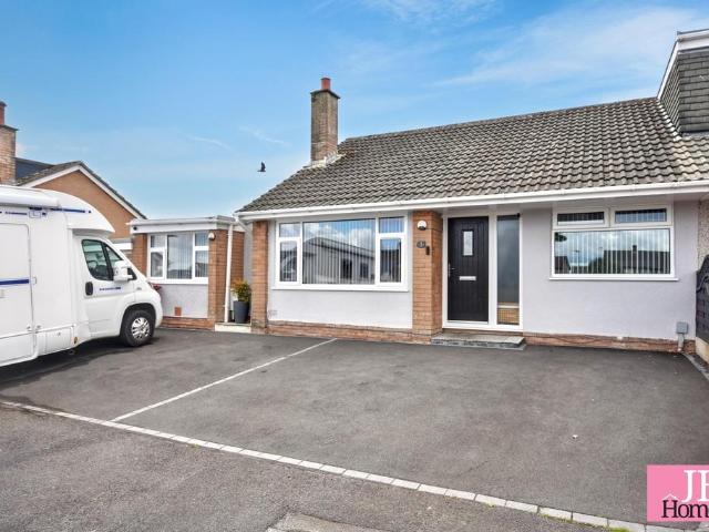 3 bedroom semi detached bungalow for sale