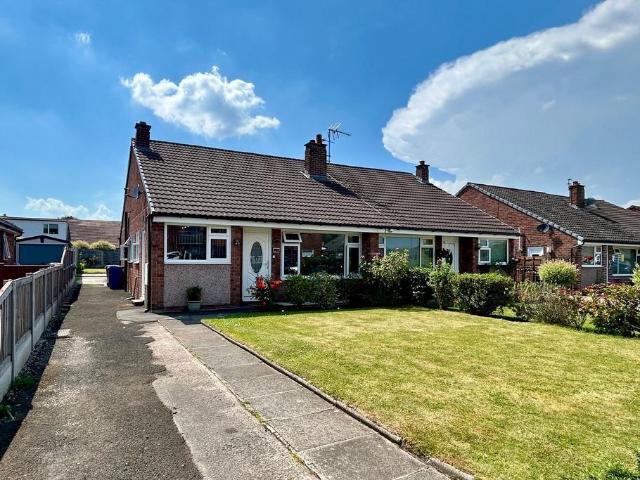 3 bedroom semi detached bungalow for sale