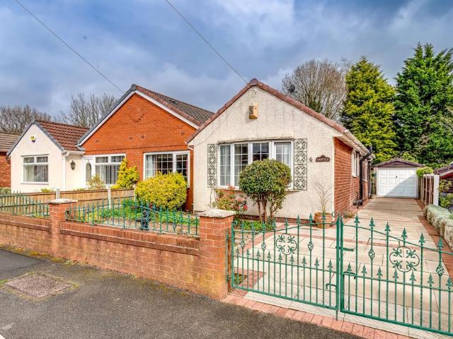3 bedroom semi detached bungalow for sale