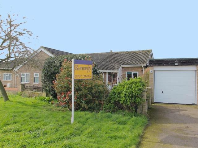 3 bedroom semi detached bungalow for sale