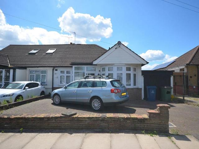 3 bedroom semi detached bungalow for sale