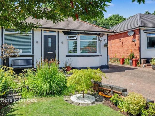3 bedroom semi detached bungalow for sale