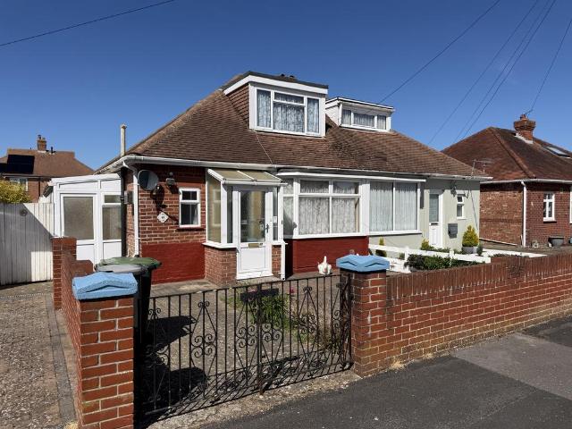 3 bedroom semi detached bungalow for sale