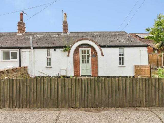 3 bedroom semi detached bungalow for sale